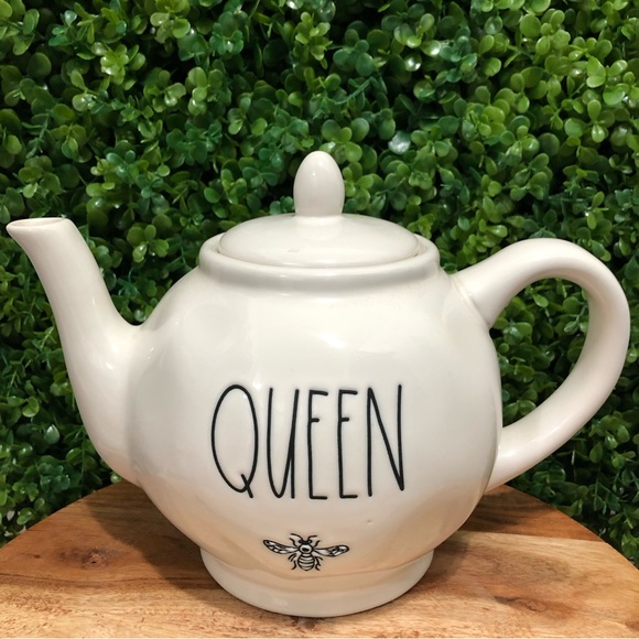 Rae Dunn | Kitchen | Rae Dunn Queen Ceramic Pot Wlid | Poshmark